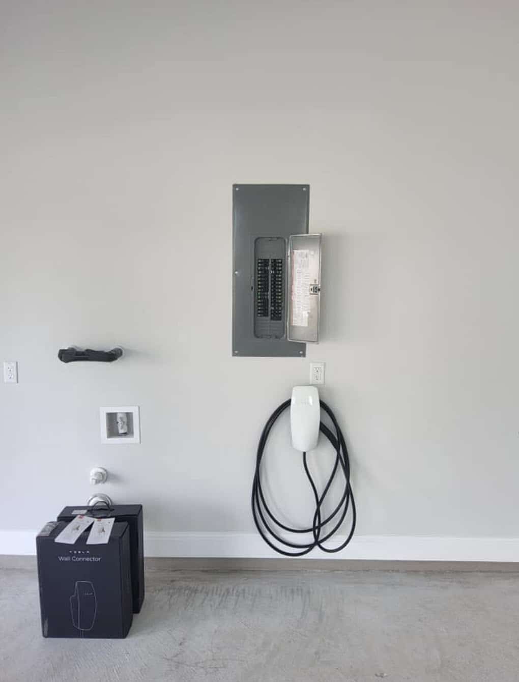 Electricians Announce Recertification in Tesla Home Wall Charger ...